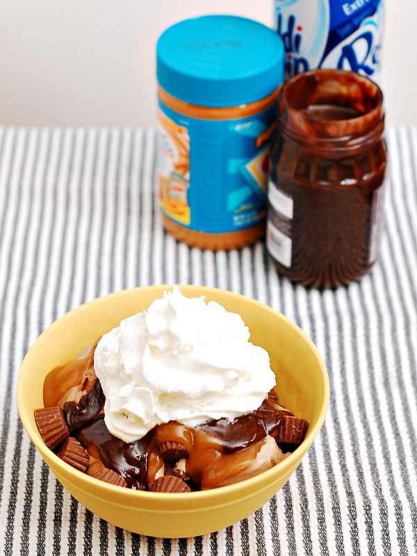 Chocolate Peanut Butter Ice Cream Sundaes
