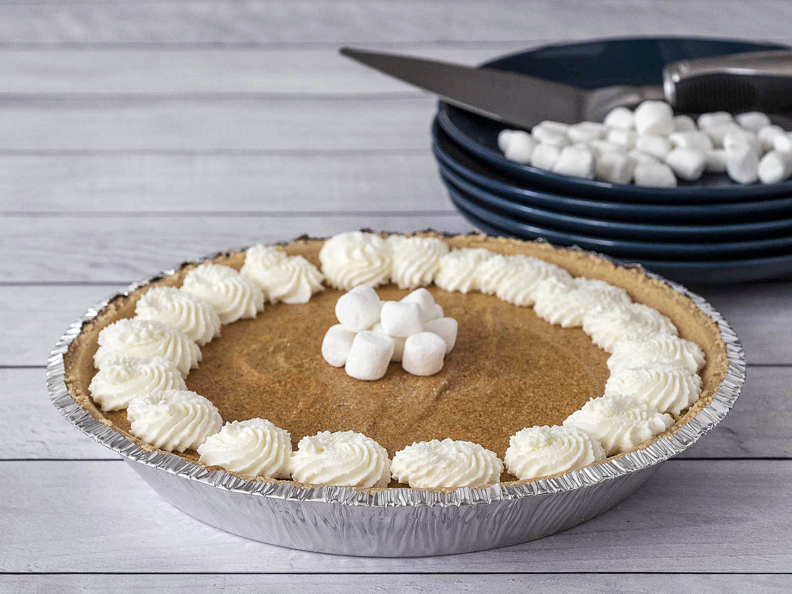 Almost No-Bake Pumpkin Marshmallow Pie — The Redhead Baker