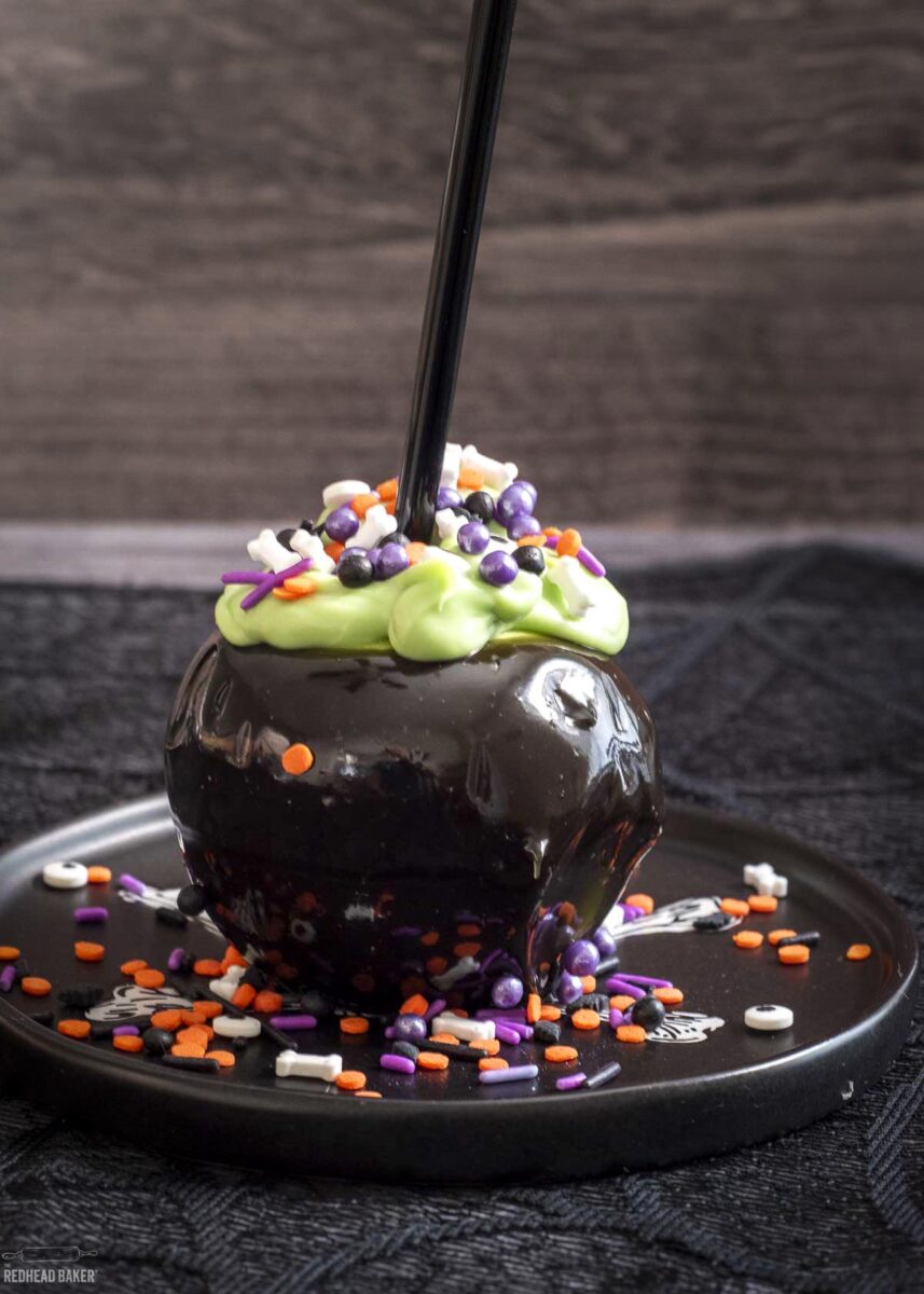 Bubbling Cauldron Caramel Apples #HalloweenTreatsWeek — The Redhead Baker